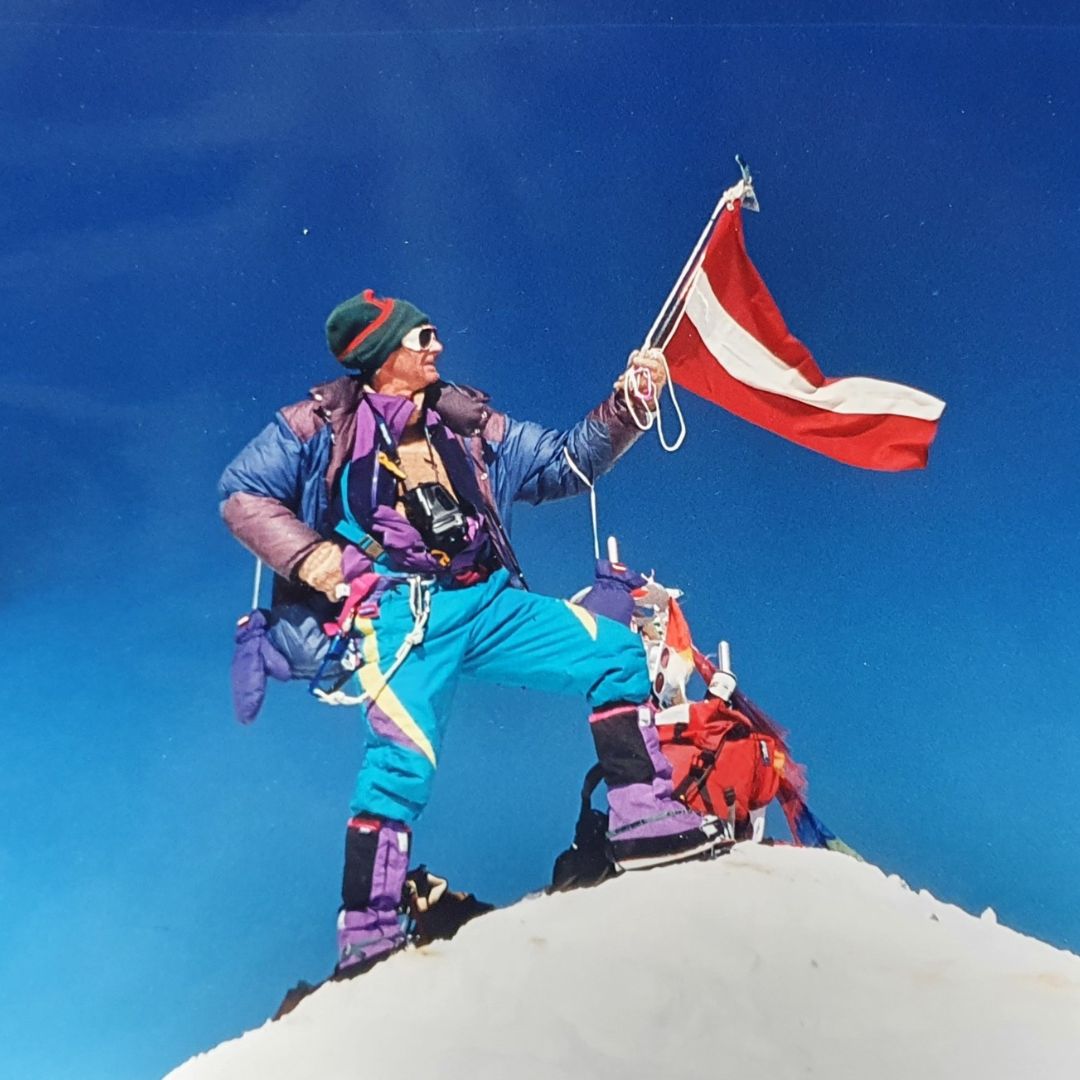 Latvijas karogs Everestā: Teodora Ķirša stāsts